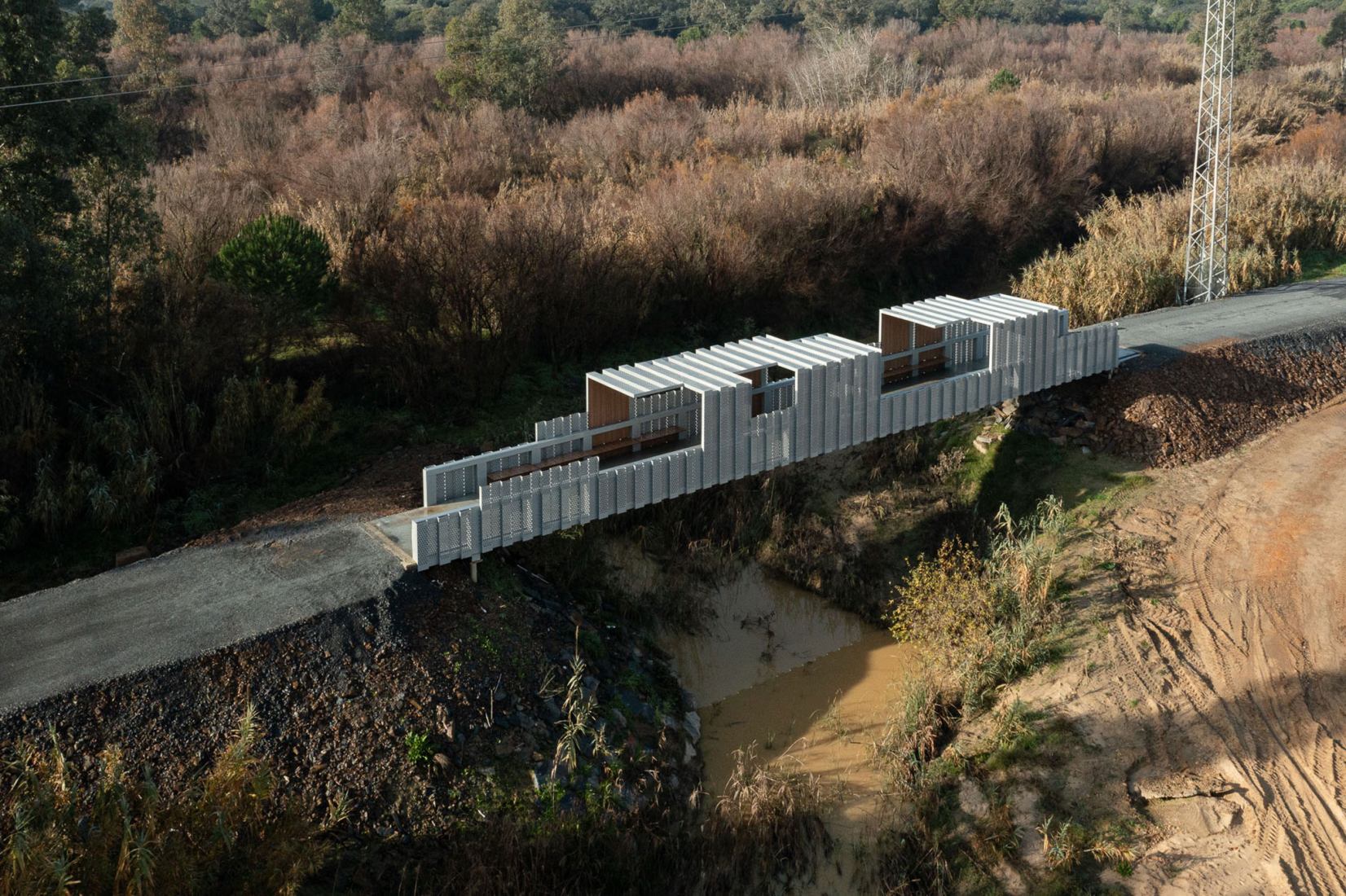Wrapping the marsh: Landscape itinerary around the northern Odiel ...