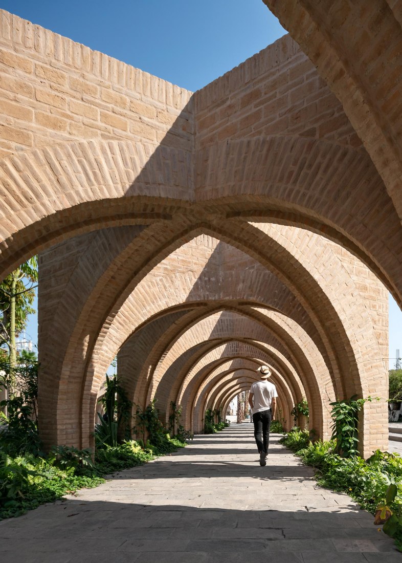 Dialogue, Arches and natural resilience. Jojutla Central Gardens by ...