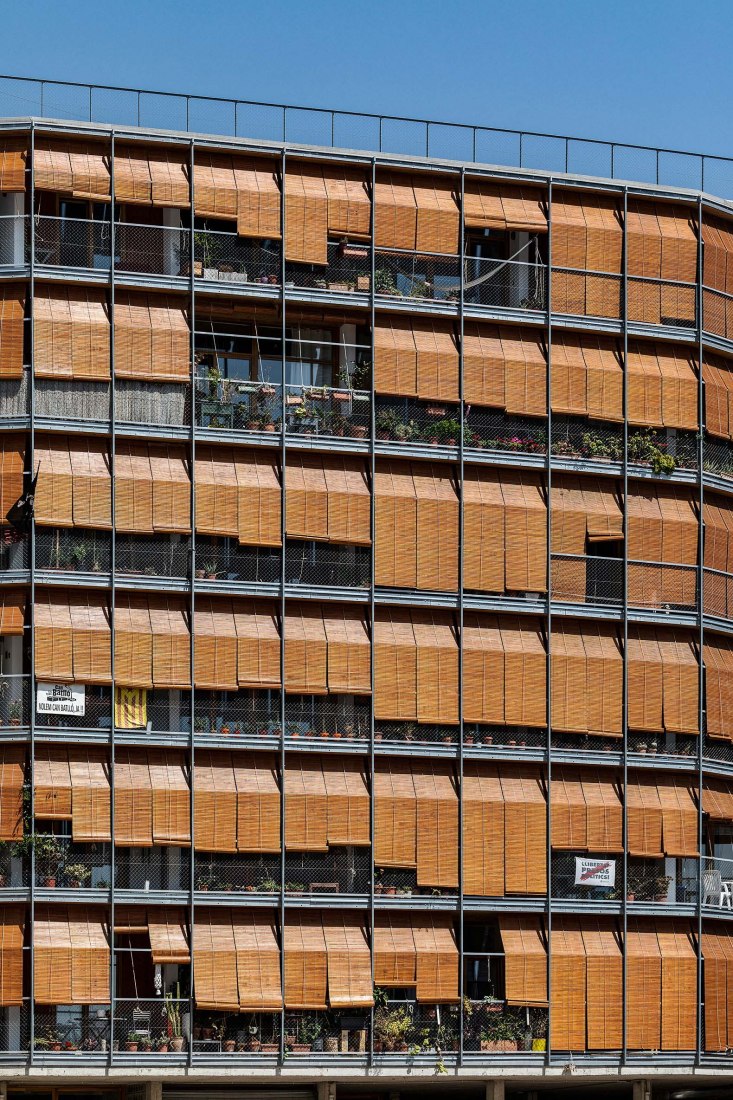 Deciding in community. La Borda, cooperative housing by Lacol ...