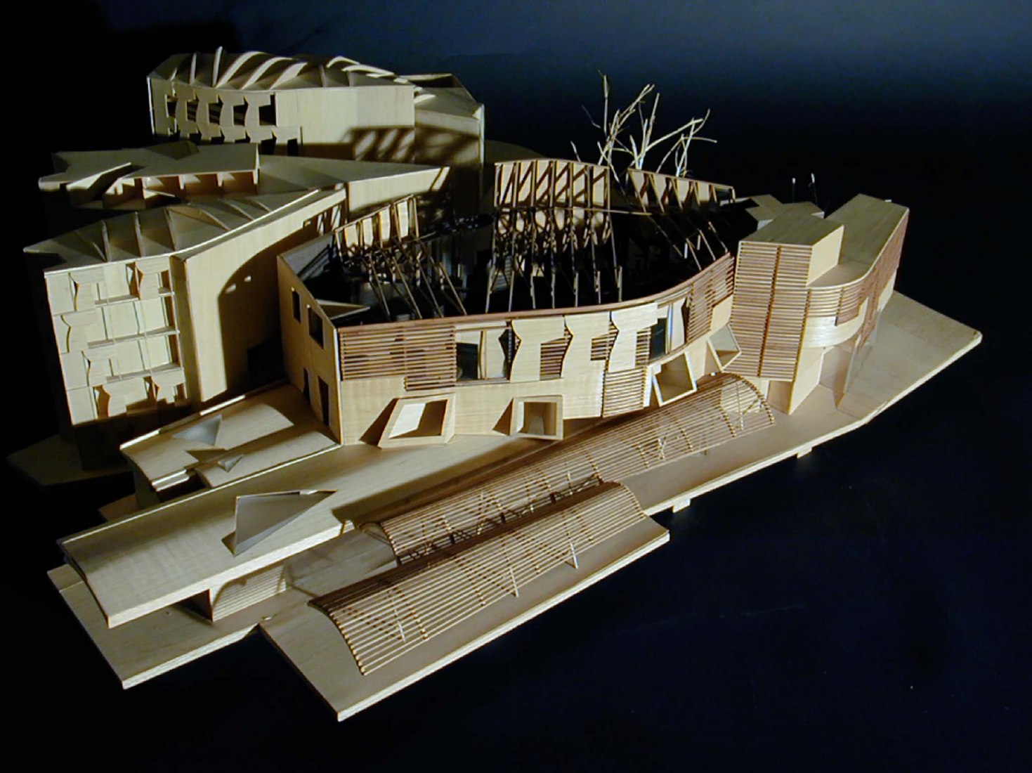 "MIRALLES. A quarts de quatre...". Exhibition part of the tribute to ...