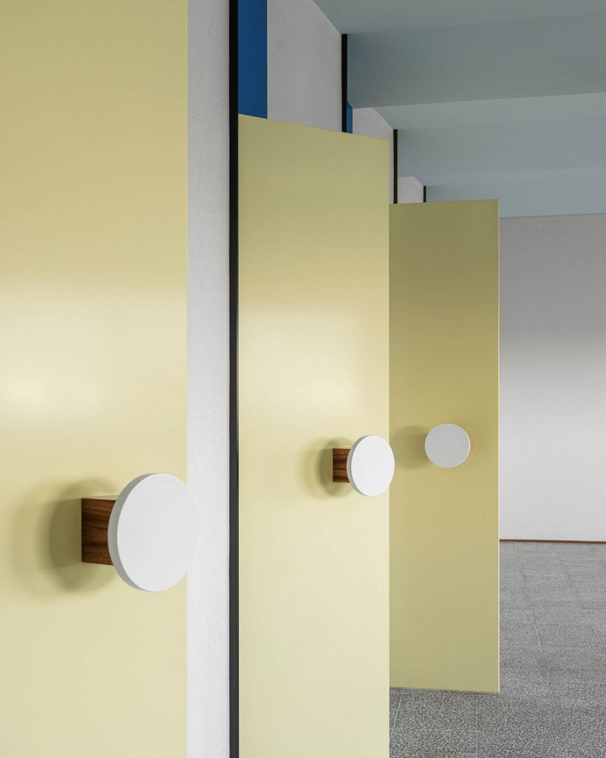 A very different kind of office refurbishment. Dim Cloud by Fala ...