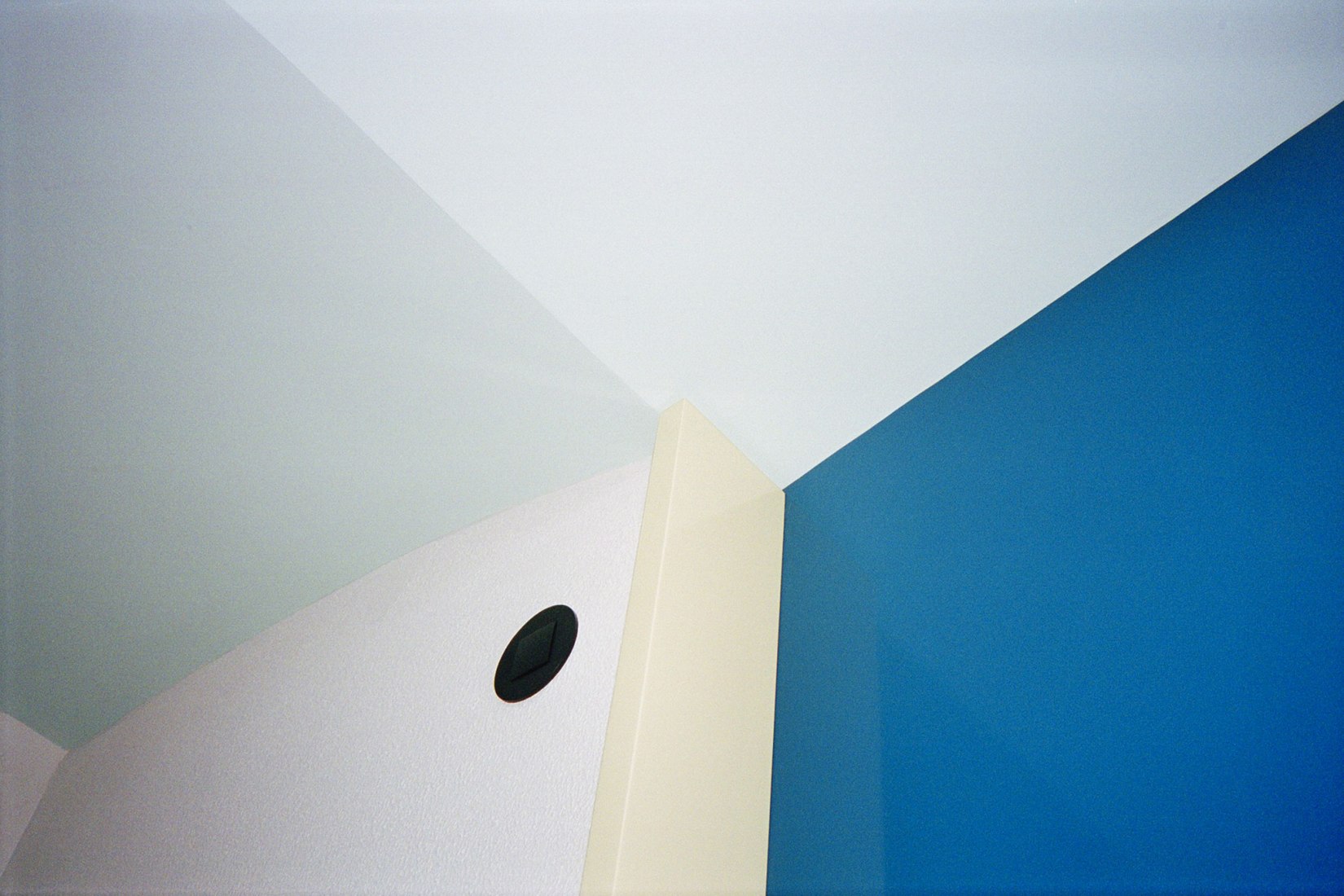 A very different kind of office refurbishment. Dim Cloud by Fala ...