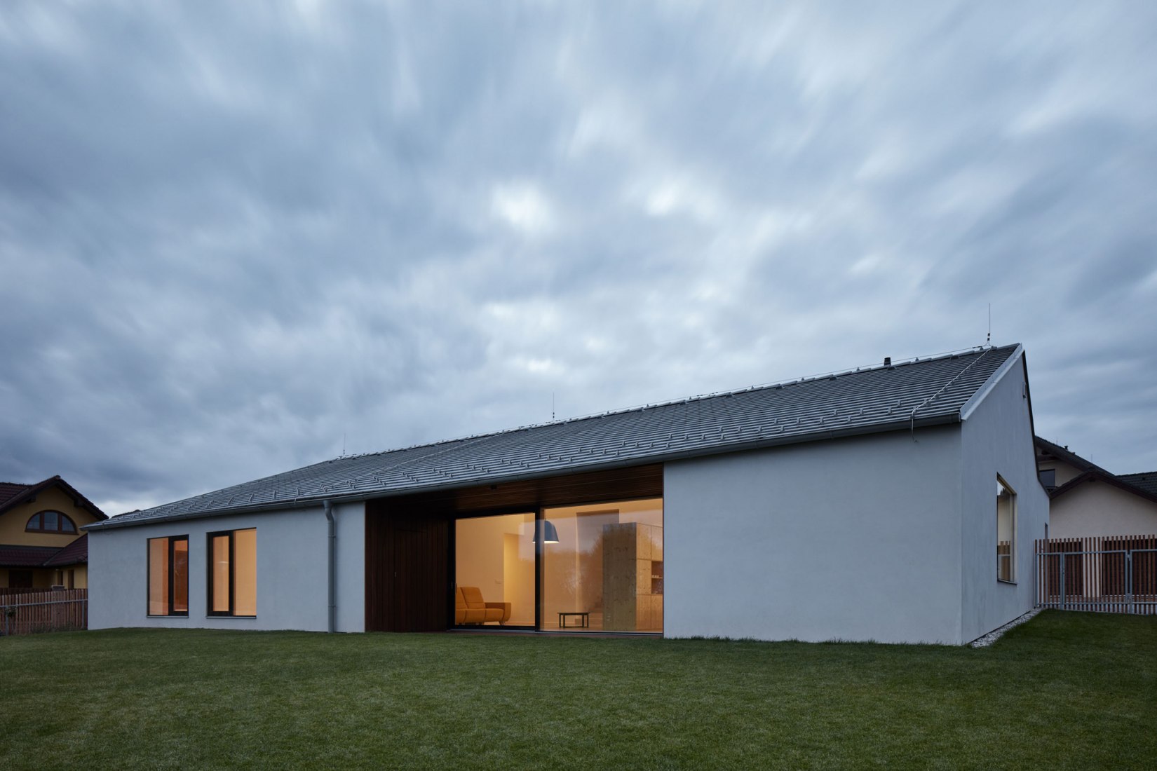 Vivienda unifamiliar en Litvínovice por Atelier 111 arquitectos | Sobre ...