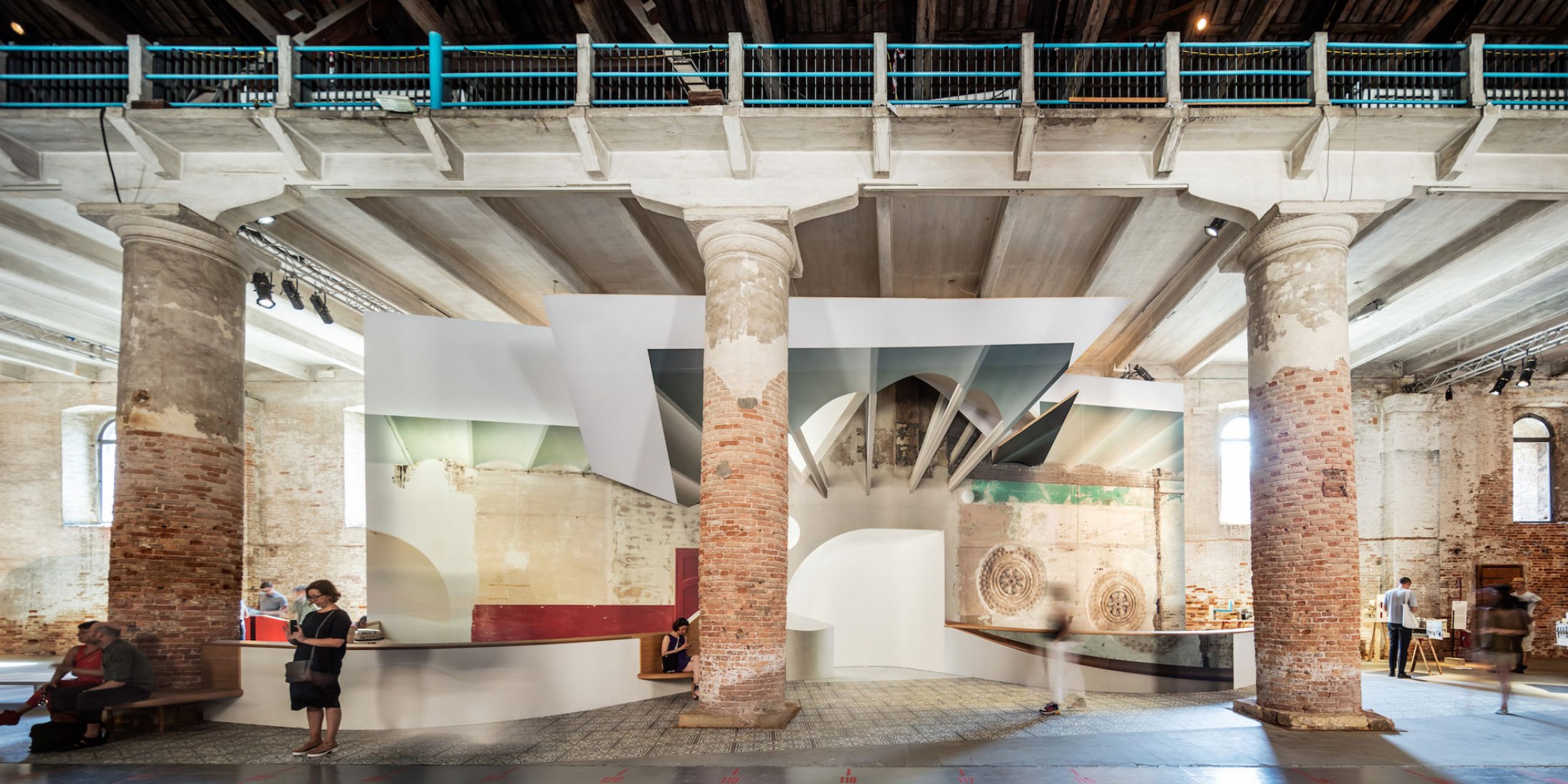 'Luz Líquida' por Flores & Prats en la Bienal de Arquitectura de ...