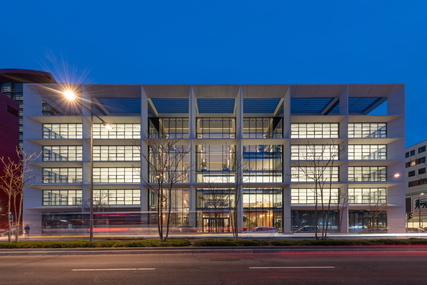 ICÔNE, a office complex by Foster + Partners. Remembering the fever of ...