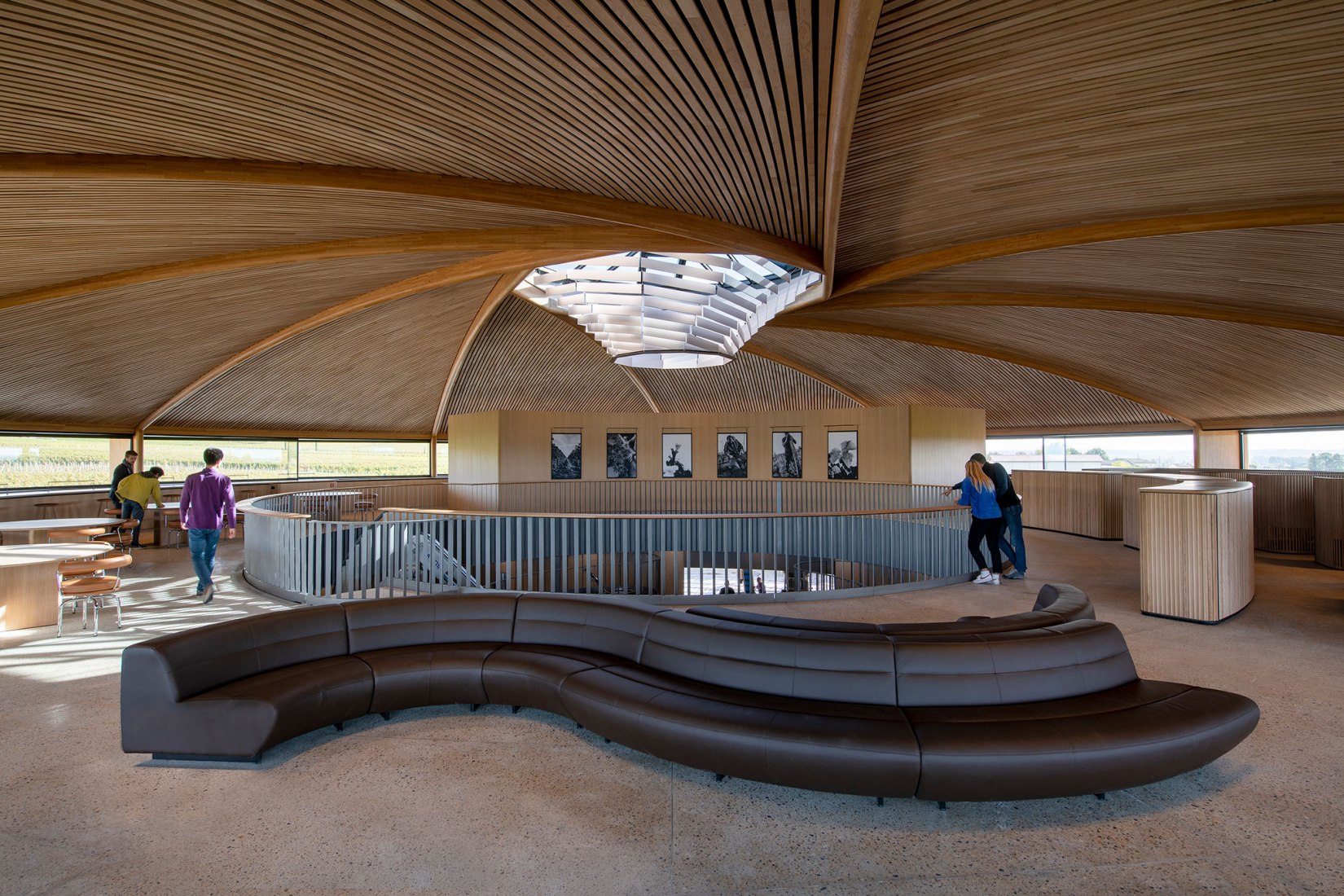 Foster + Partners completes Le Dôme winery in an exceptional territory ...