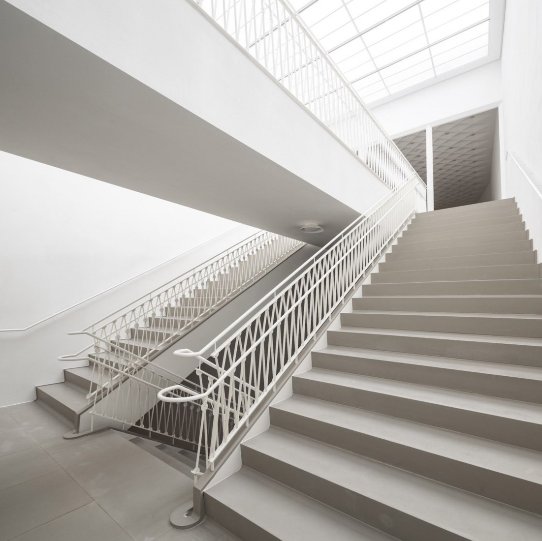 Understanding, believing and dialogue. Z33 House for Contemporary Art ...