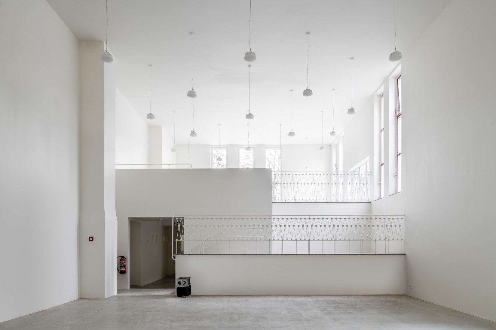 Understanding, believing and dialogue. Z33 House for Contemporary Art ...