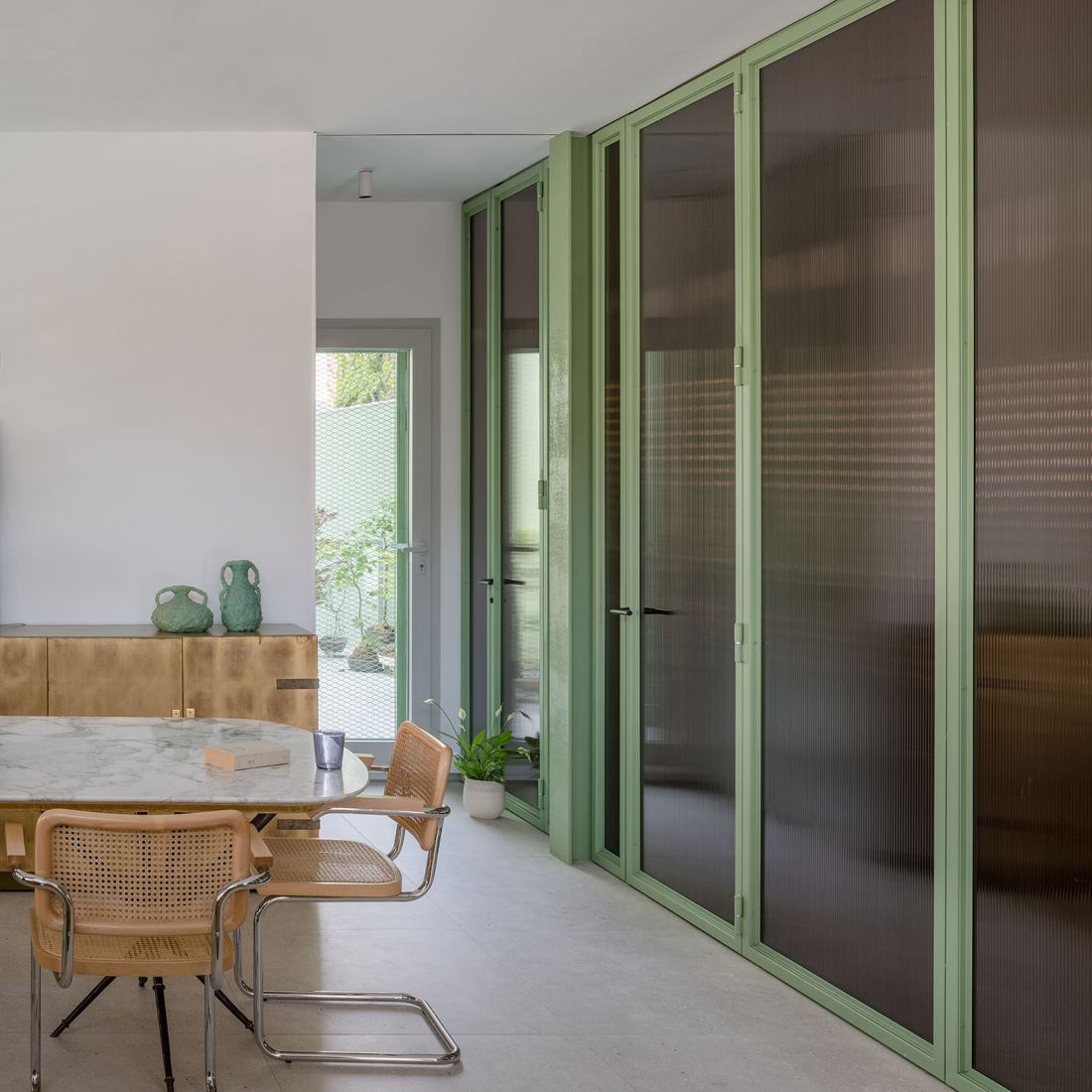 A kind empowerment. Beyond-the-family Kin by Ignacio G. Galán + OF ...