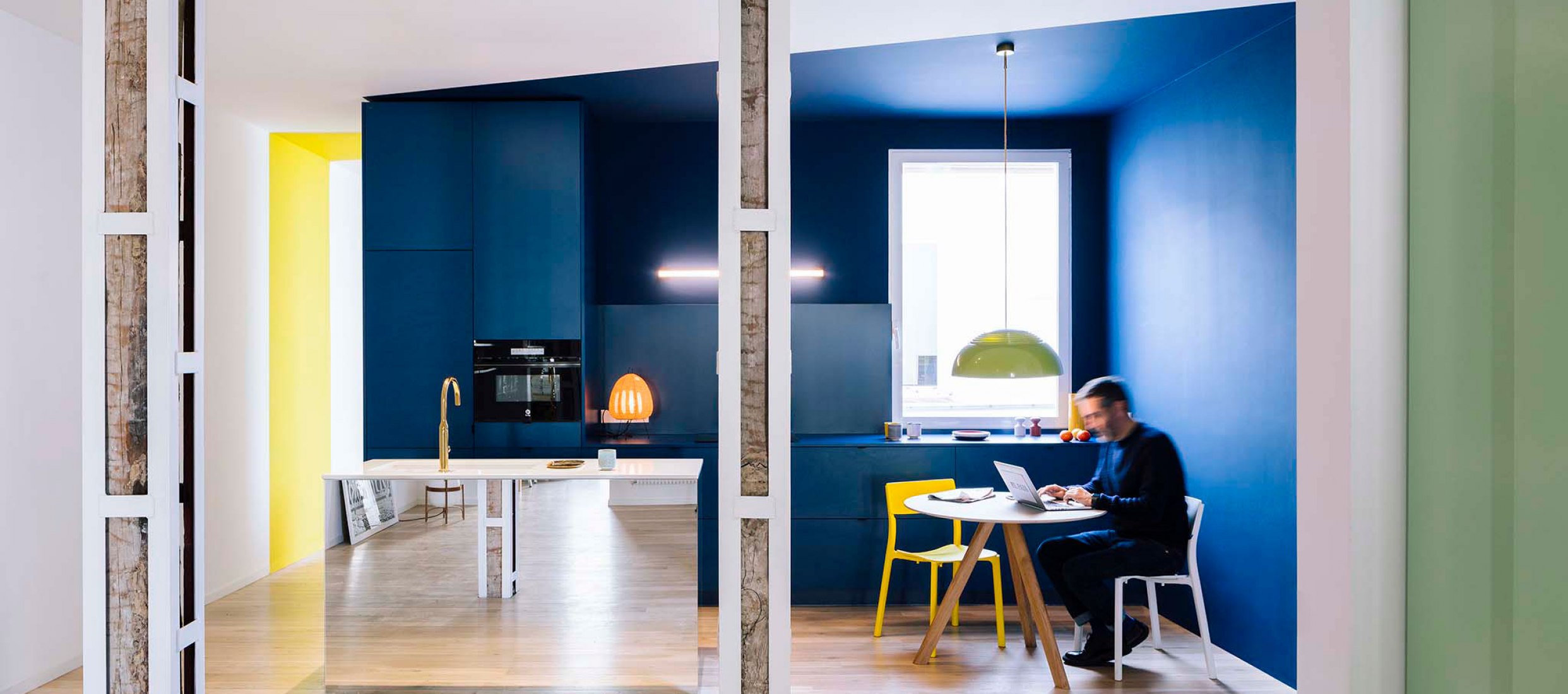 Escenografías del habitar para un soltero en Madrid. Sequence House por Gon Architects | Sobre ...