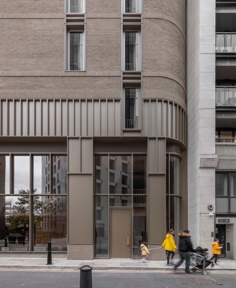 An elegant tower, an urban lantern. Buckle Street Studios London by ...