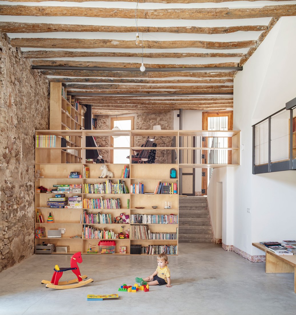 Intervention and valuing of buildings with history. REC house by ...