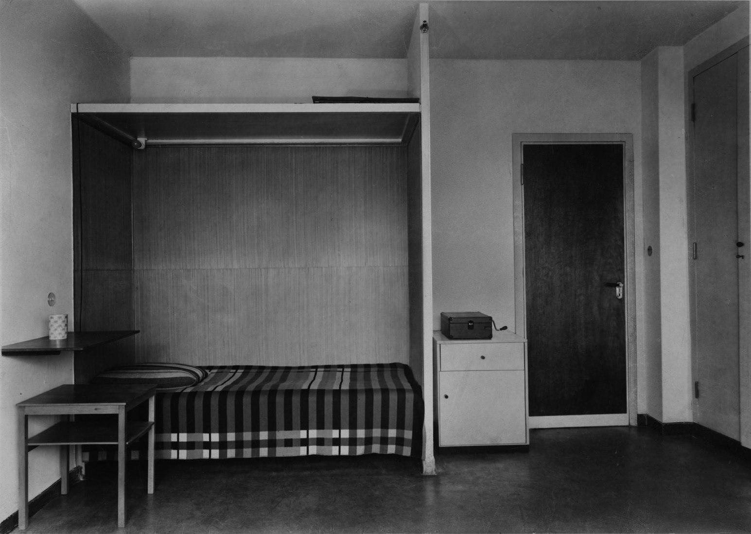Gunta Stölzl, teacher and director of the textile workshop of the ...