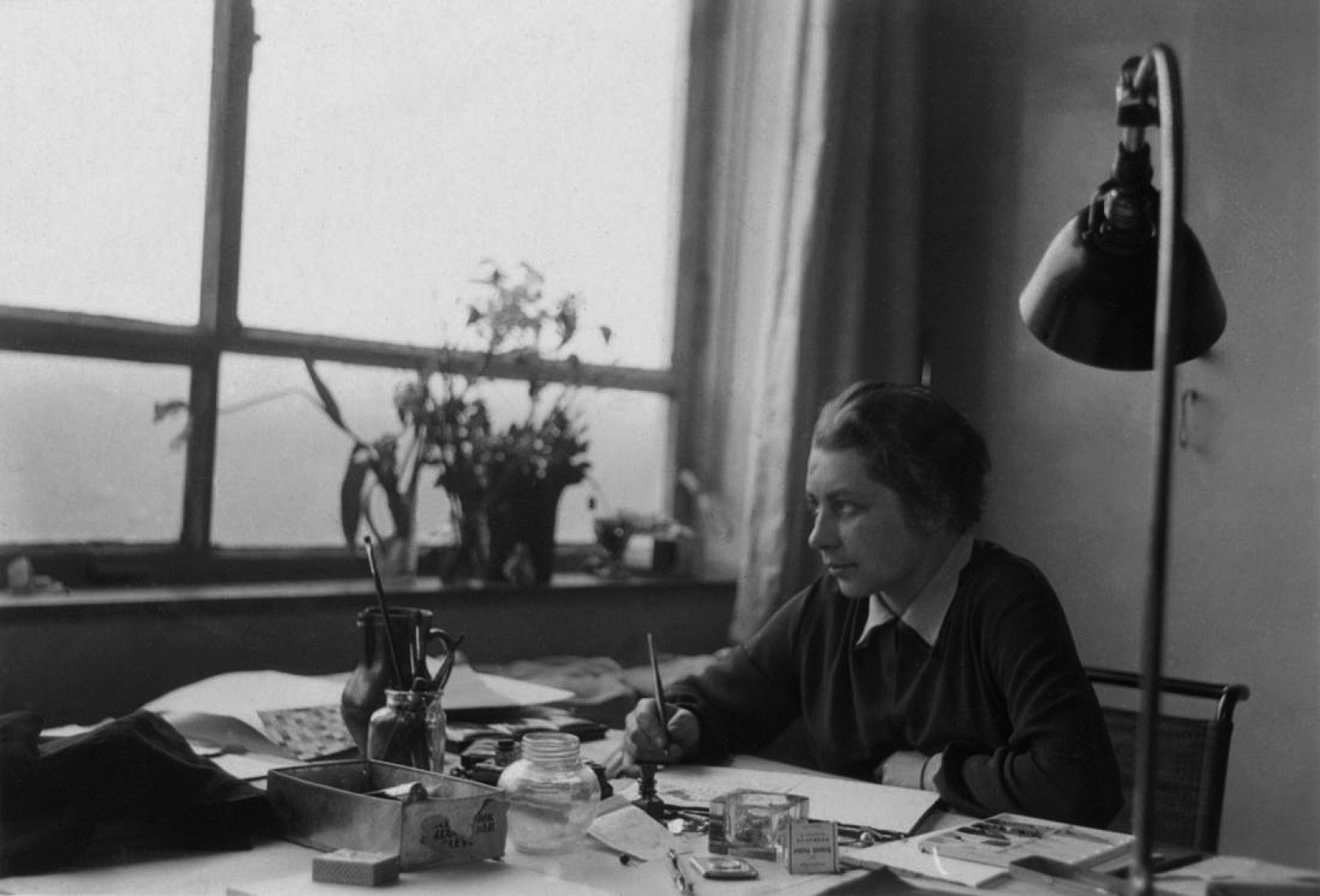Gunta Stölzl, profesora y directora del taller textil de la Bauhaus ...