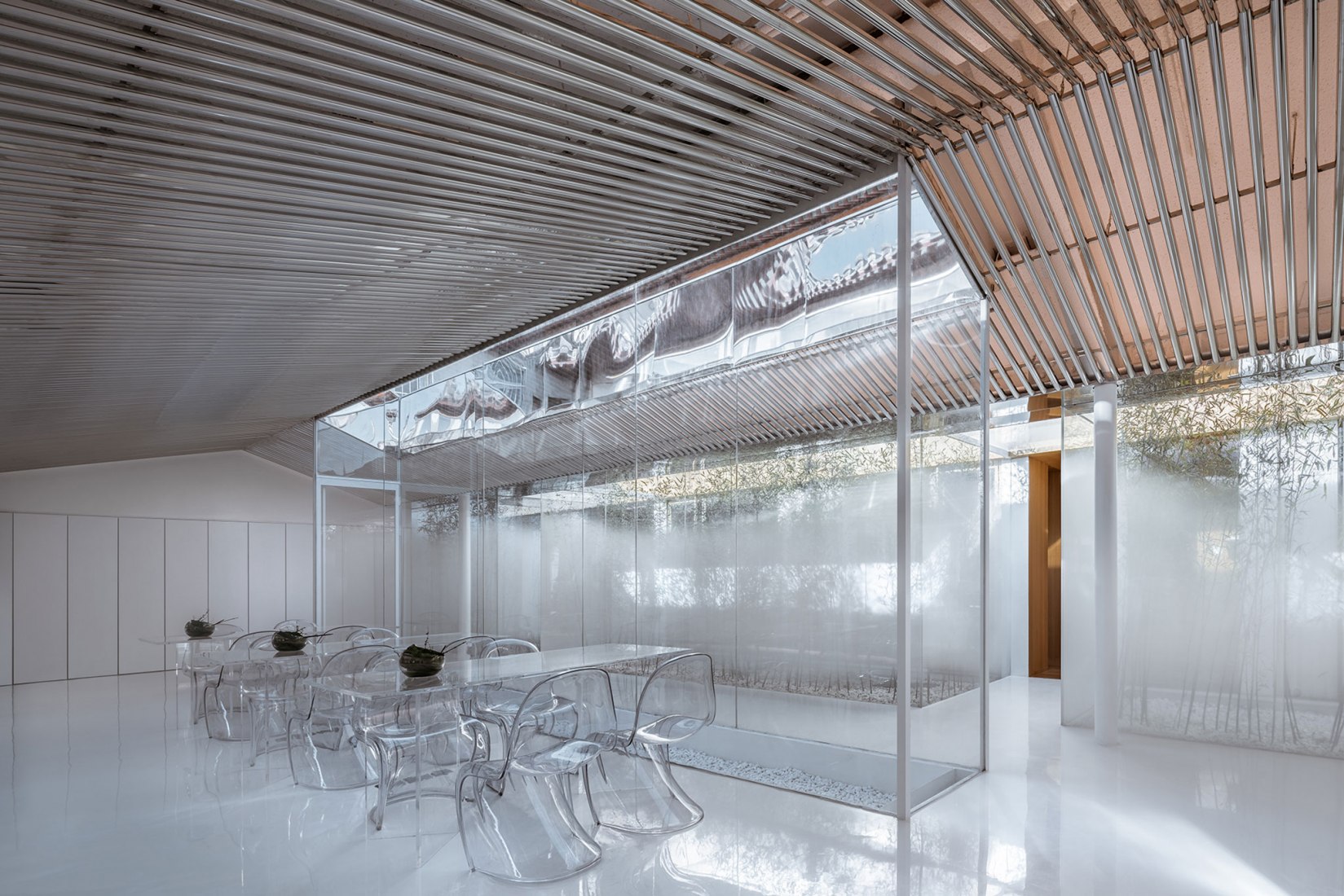 Layering Courtyard by Archstudio | The Strength of Architecture | From 1998