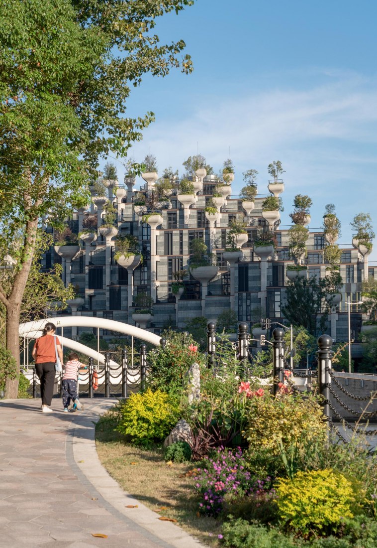 Heatherwick Studio termina la primera fase del complejo de usos mixtos ...