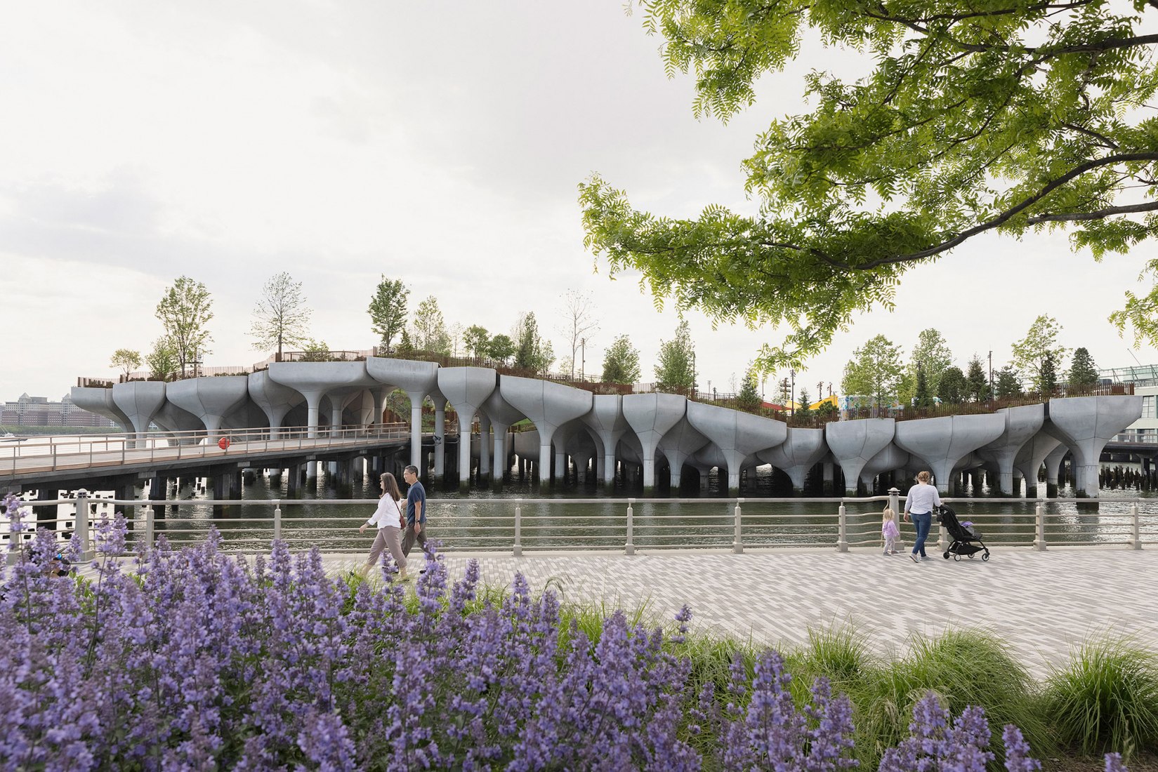 Heatherwick's €212 Million park, a new landscape floating on the Hudson ...