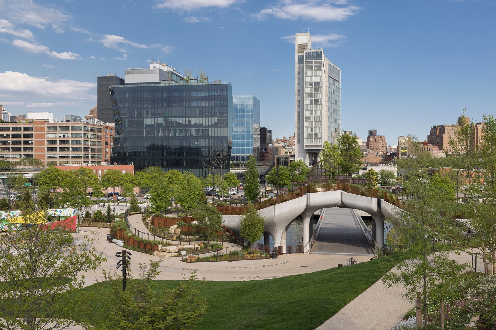 Heatherwick's €212 Million park, a new landscape floating on the Hudson ...