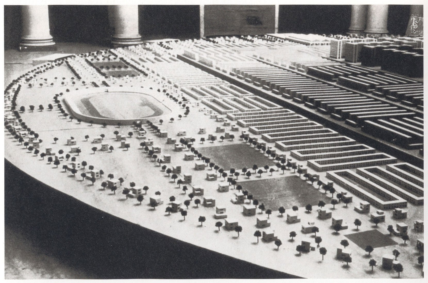 Urbanism in the Bauhaus. Ludwig Hilberseimer | The Strength of ...