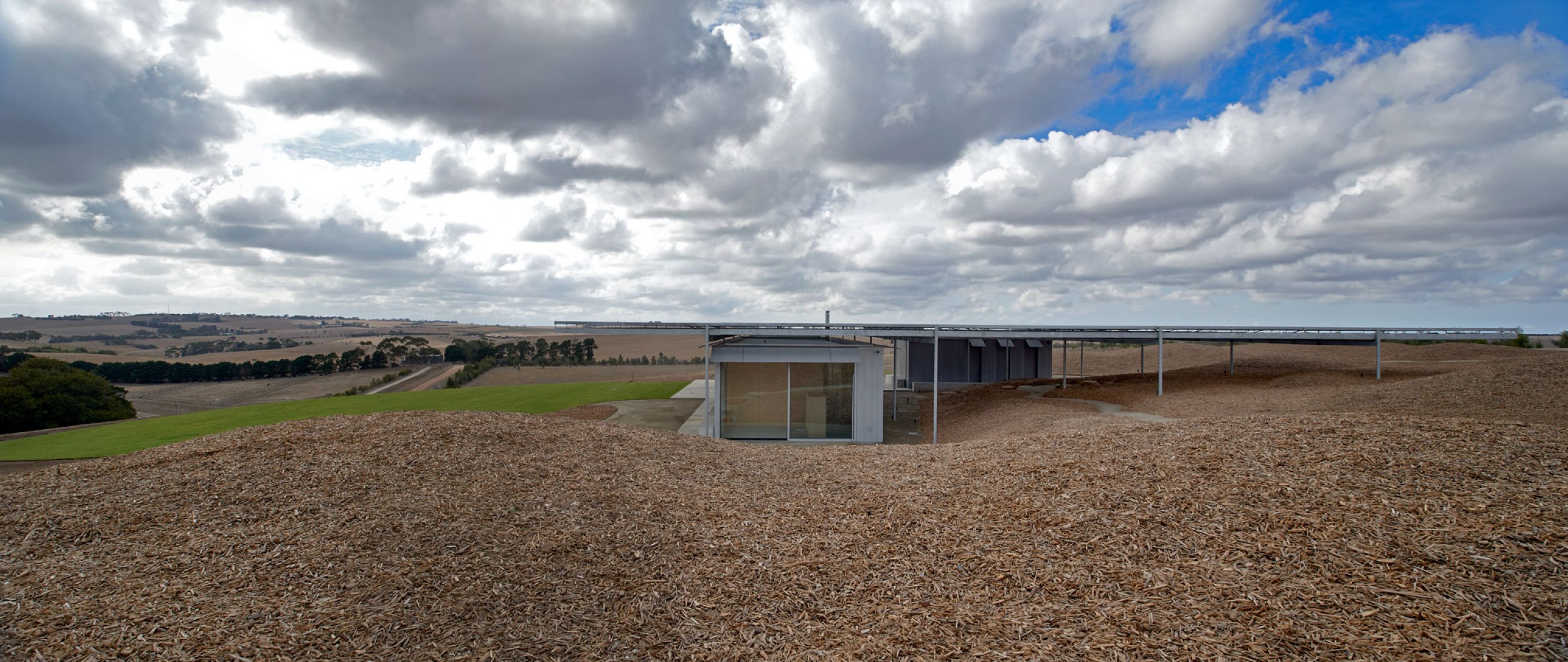 House in the Hills by Sean Godsell Architects | The Strength of ...