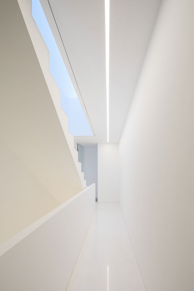 La torre como mecanismo de evocación al silencio. Torre AI por HW ...