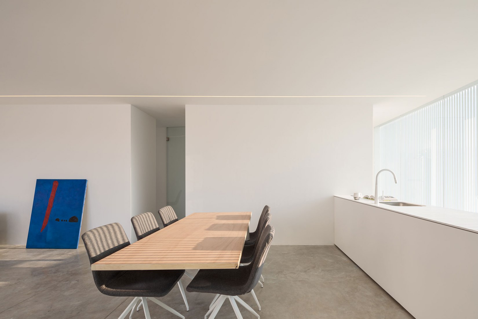 La torre como mecanismo de evocación al silencio. Torre AI por HW ...