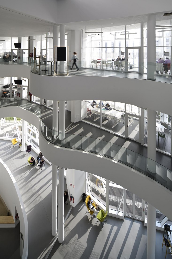 An interior of light. Le Studium learning center by Jean-Pierre Lott ...