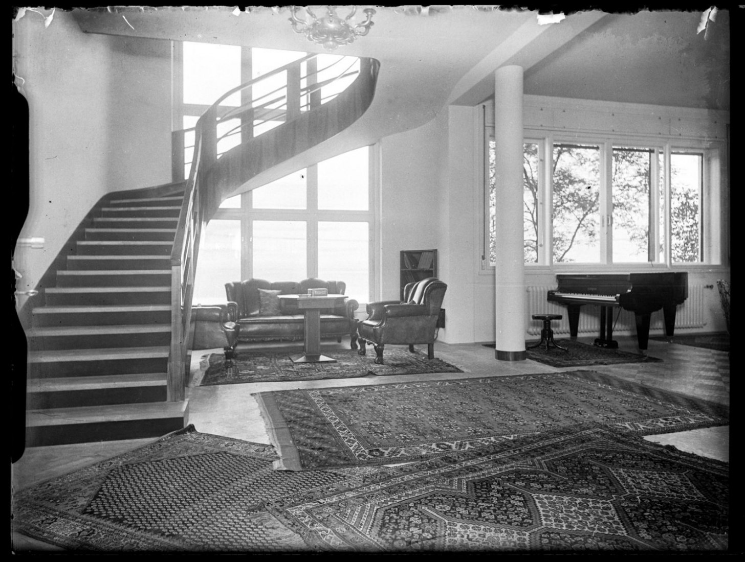 Villa for an opera singer. Renovation, Villa Walter Rozsi by József ...