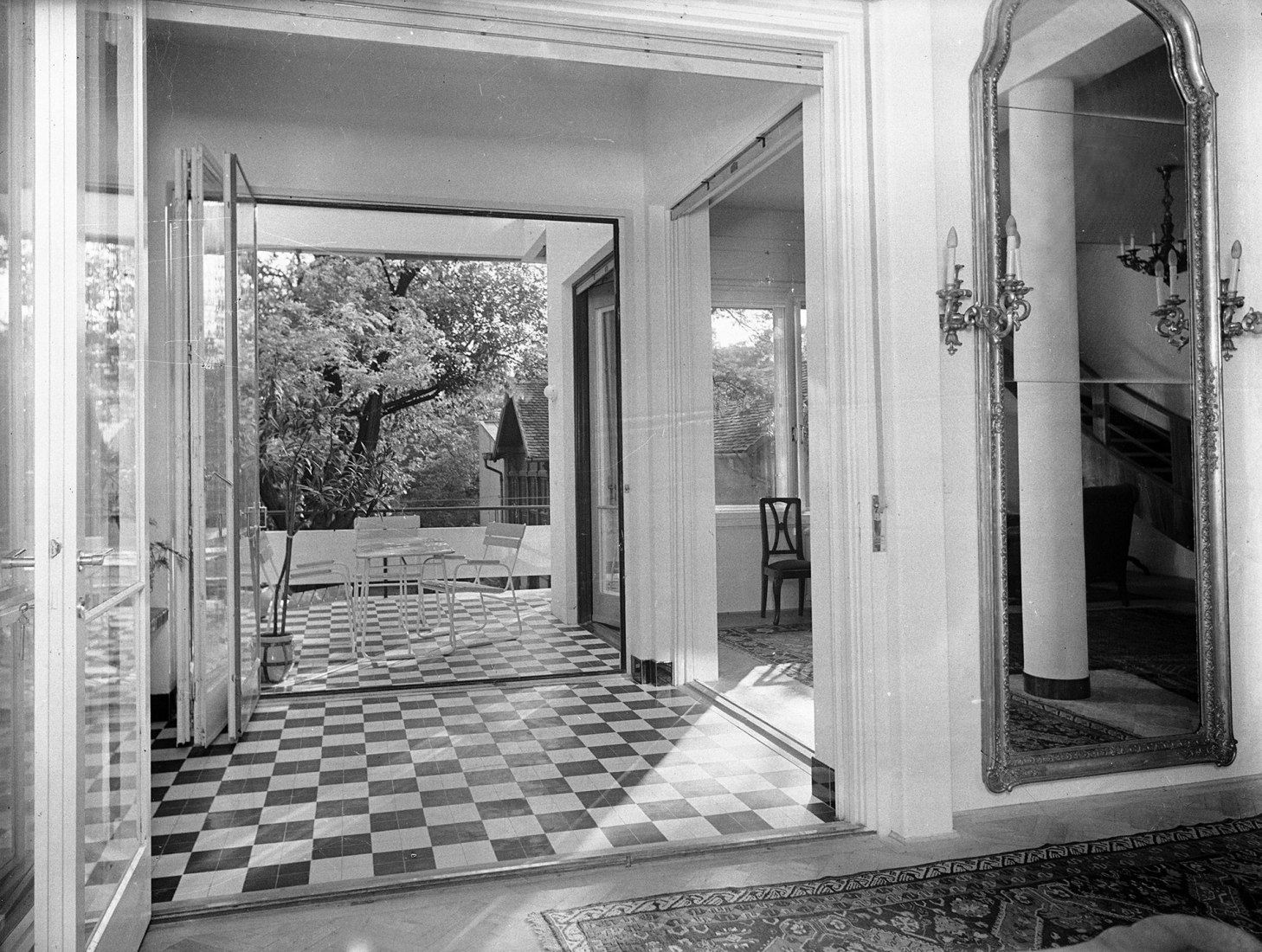 Villa for an opera singer. Renovation, Villa Walter Rozsi by József ...