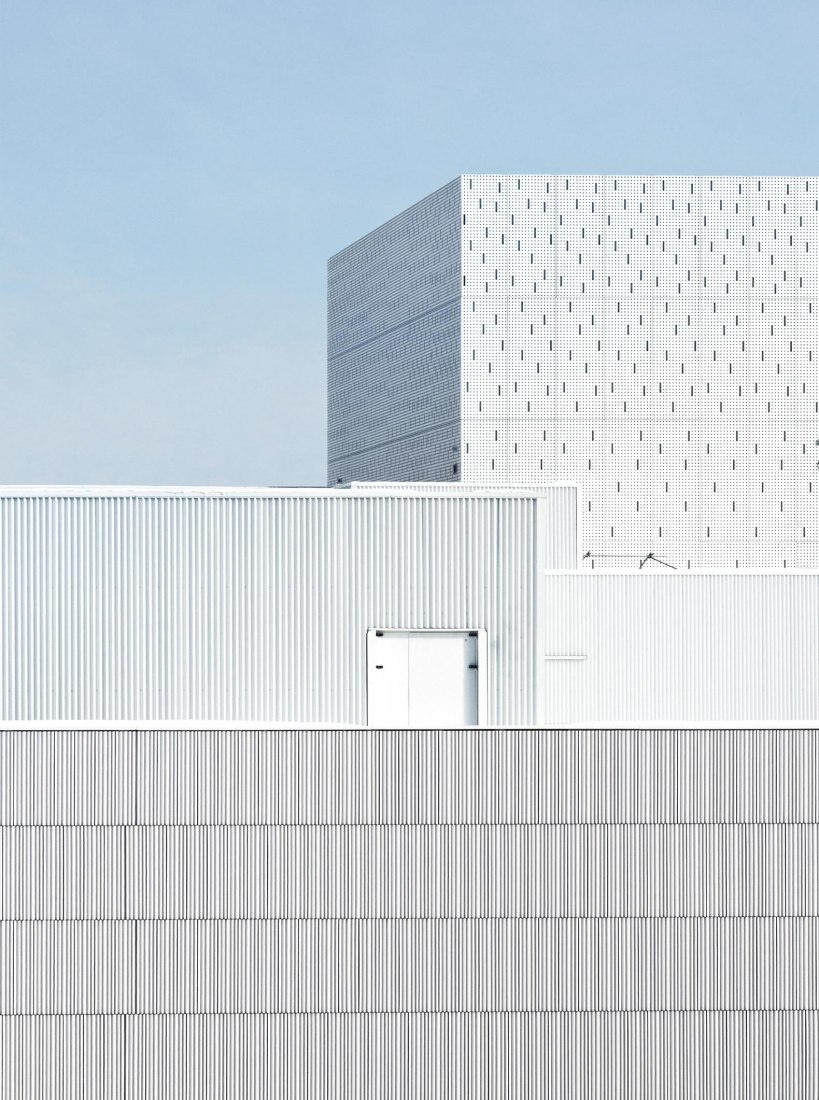 Banque de France Paris La Courneuve facilities by Jean-Paul Viguier et ...