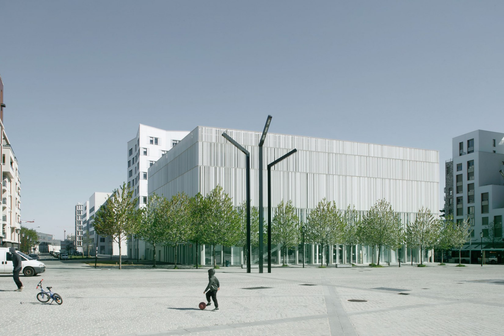 Translucent and luminous. Conference Center, Condorcet Paris by K ...