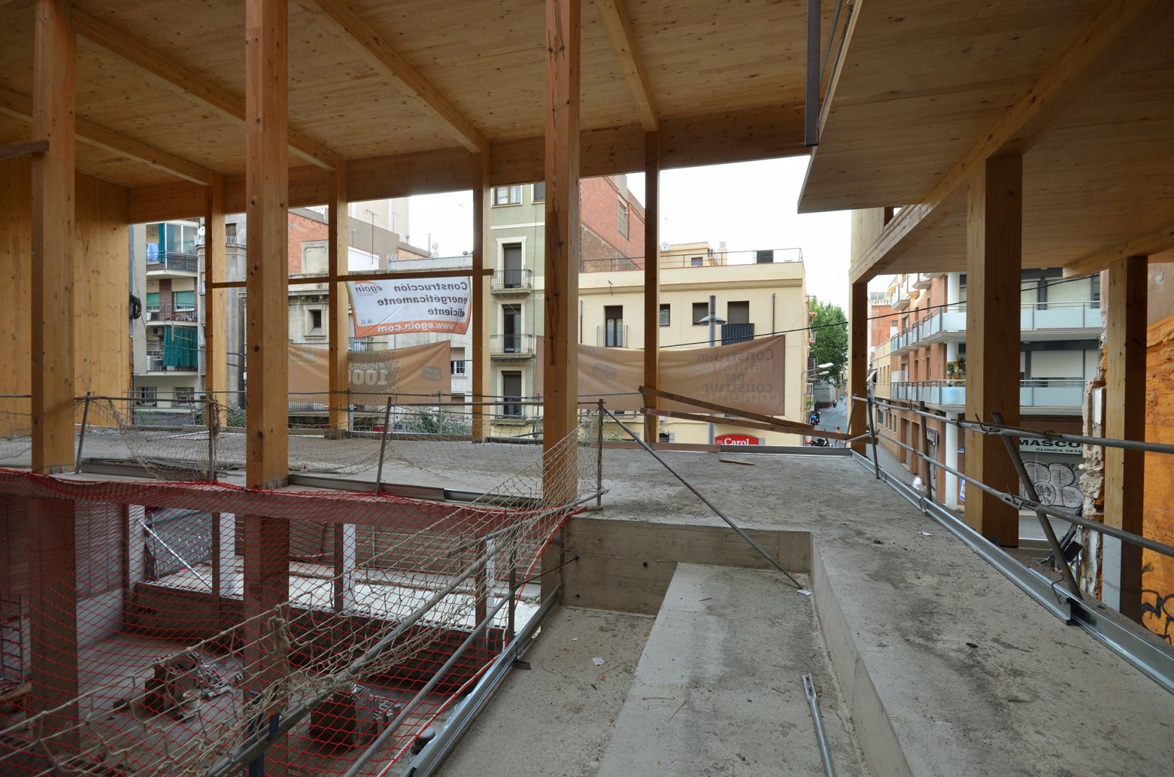 Deciding in community. La Borda, cooperative housing by Lacol ...