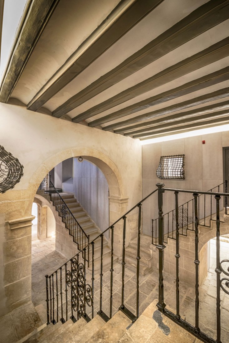 LAB15-Remodeling of the Portalet Palace by Rocamora Diseño ...
