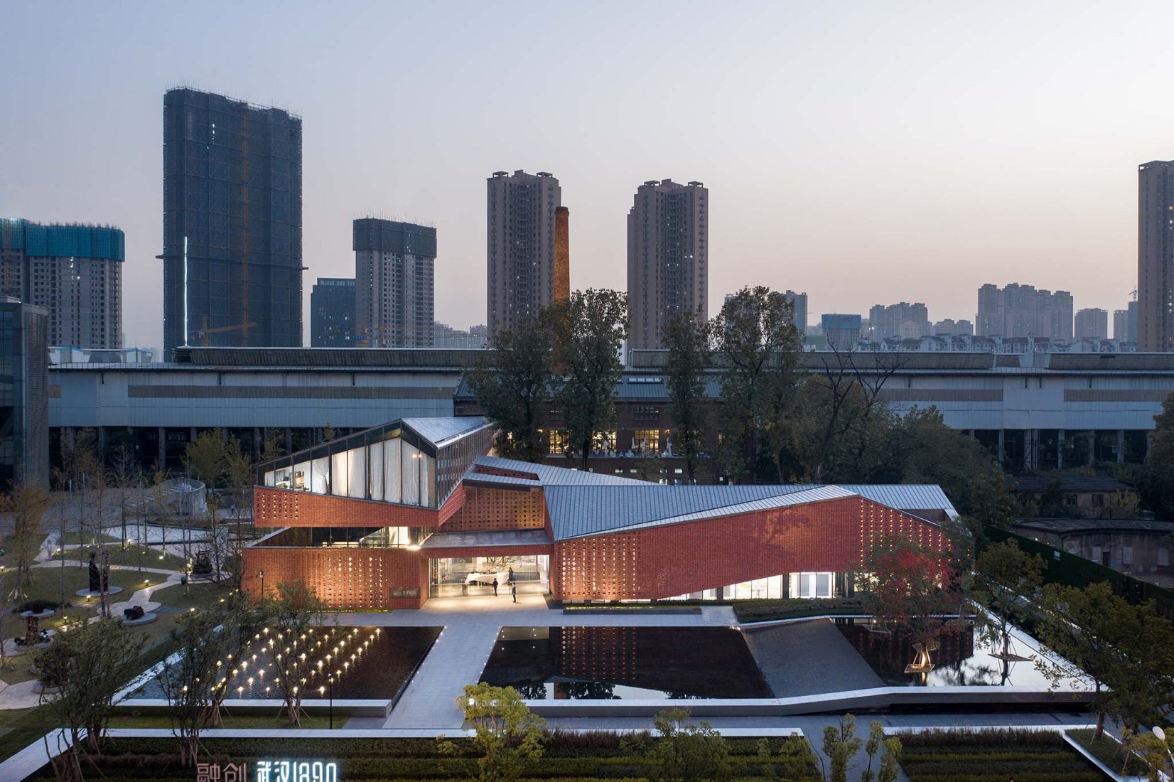 Revitalizing industrial architecture. Wuhan SUNAC 1890 by Lacime ...
