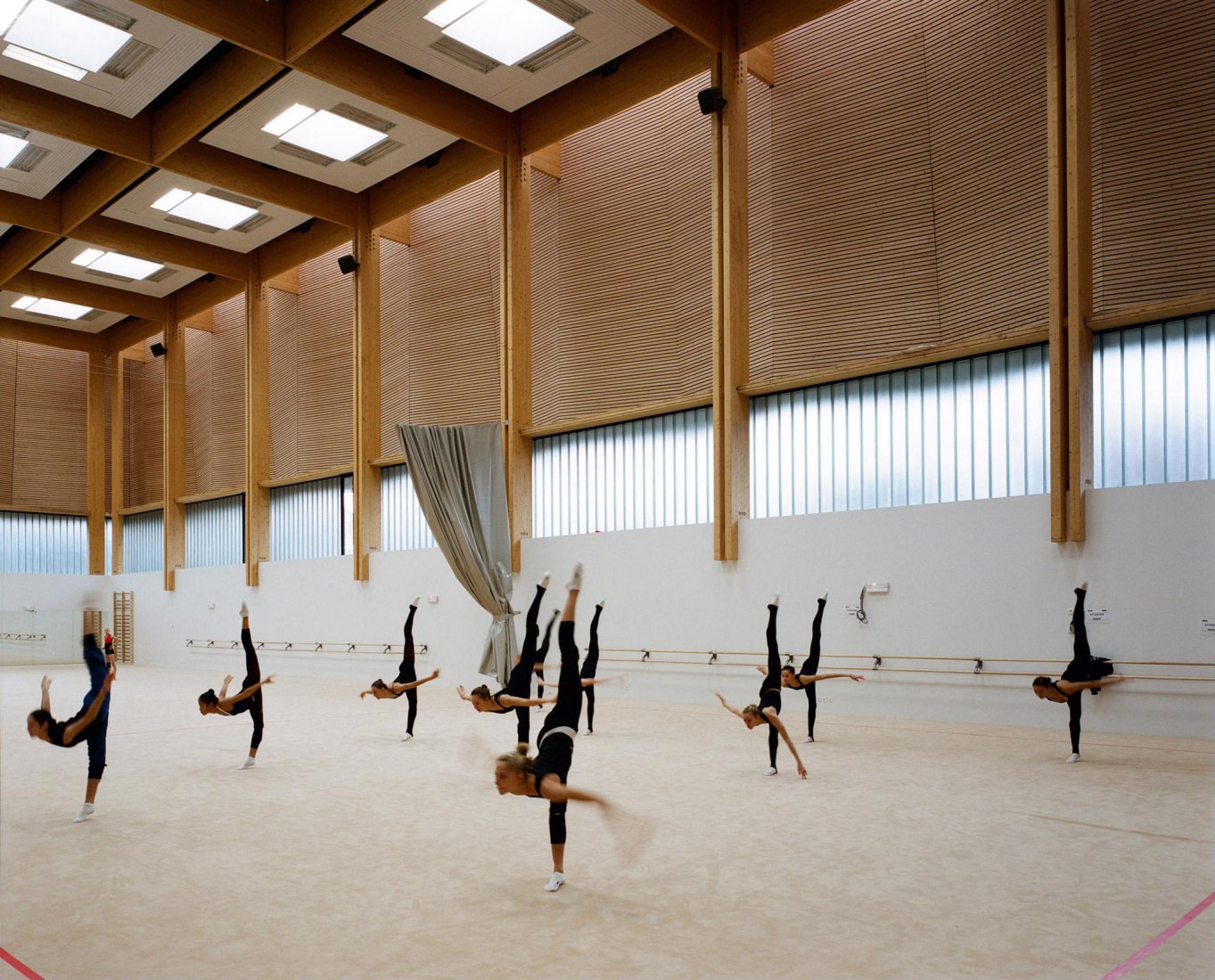 A renovated space for abstract art. Sport Center Paris by Leclercq ...