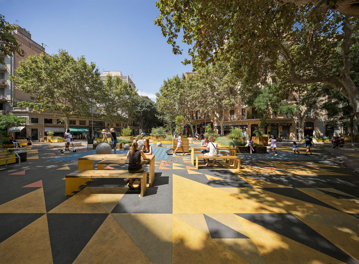 Redrawing the urban planning of Sant Antoni in Barcelona by Leku Studio ...