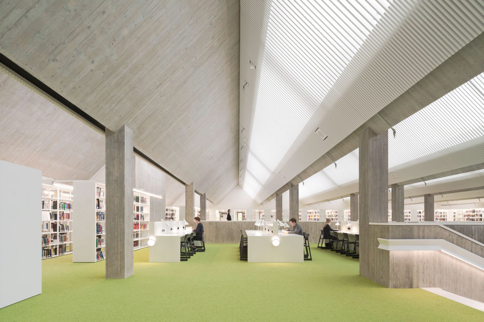 A new look to in-situ concrete. Württemberg State Library Annex by LRO ...