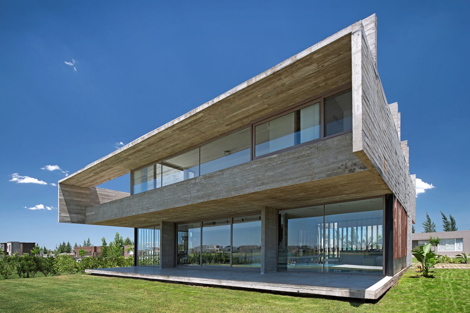 Buscando la horizontal. Casa 10 por Luciano Kruk | Sobre Arquitectura y ...