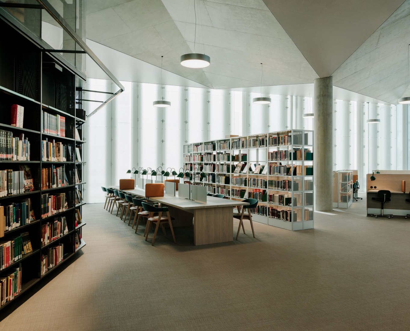La Biblioteca Deichman de Oslo, de Atelier Oslo + Lundhagem, se abre al ...