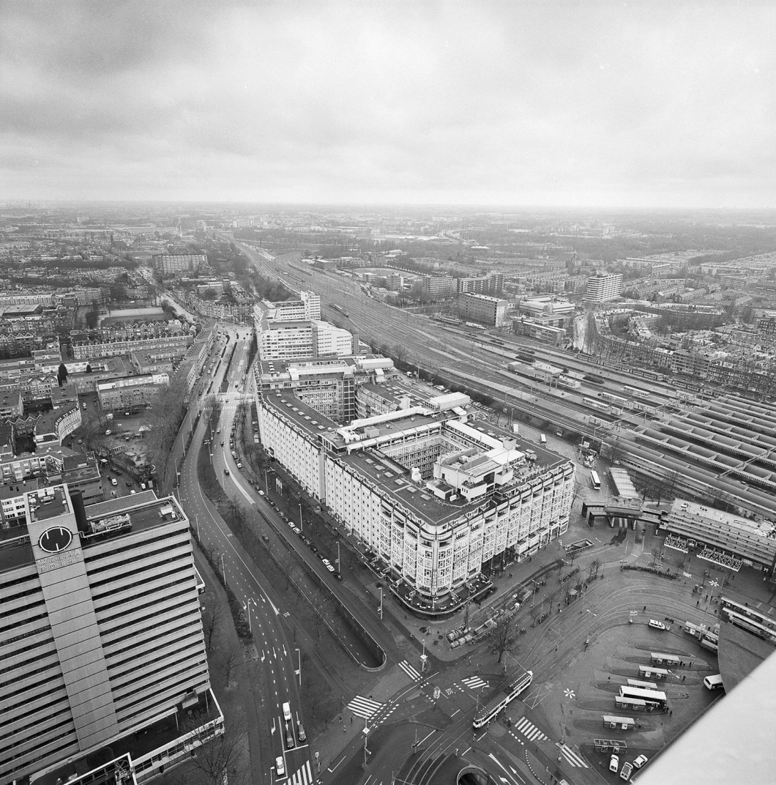 Postwar reconstruction icon. Groot Handelsgebouw by Huig Maaskant and ...