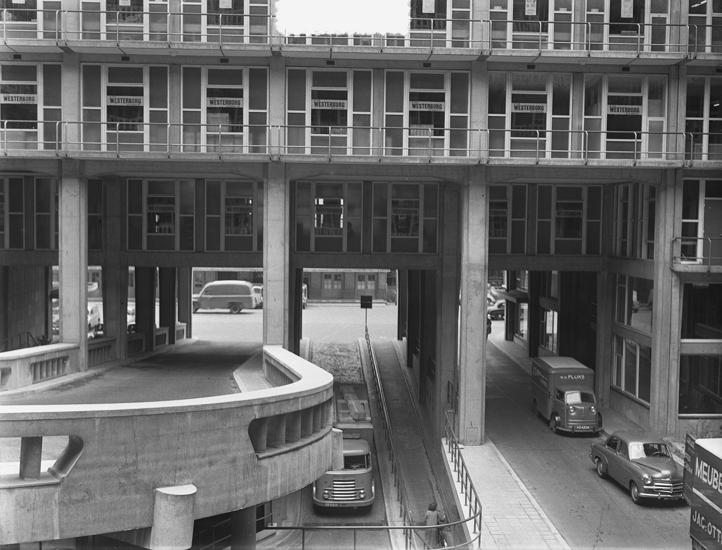 Postwar reconstruction icon. Groot Handelsgebouw by Huig Maaskant and ...