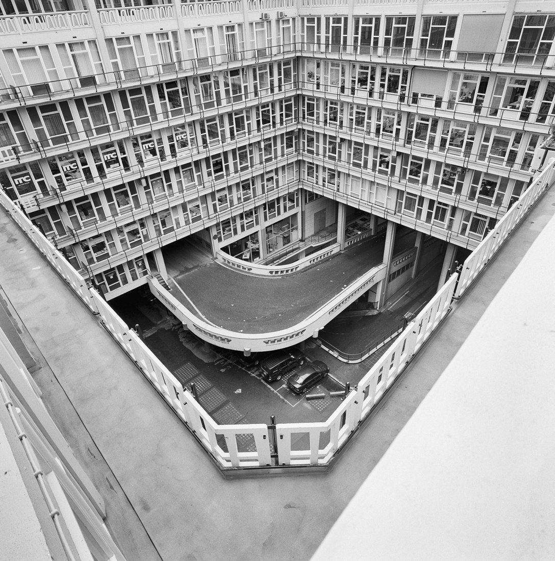 Postwar reconstruction icon. Groot Handelsgebouw by Huig Maaskant and ...