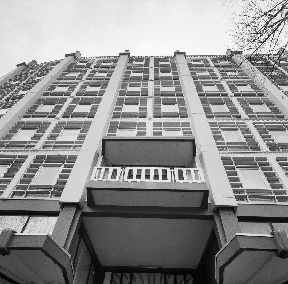 Postwar reconstruction icon. Groot Handelsgebouw by Huig Maaskant and ...