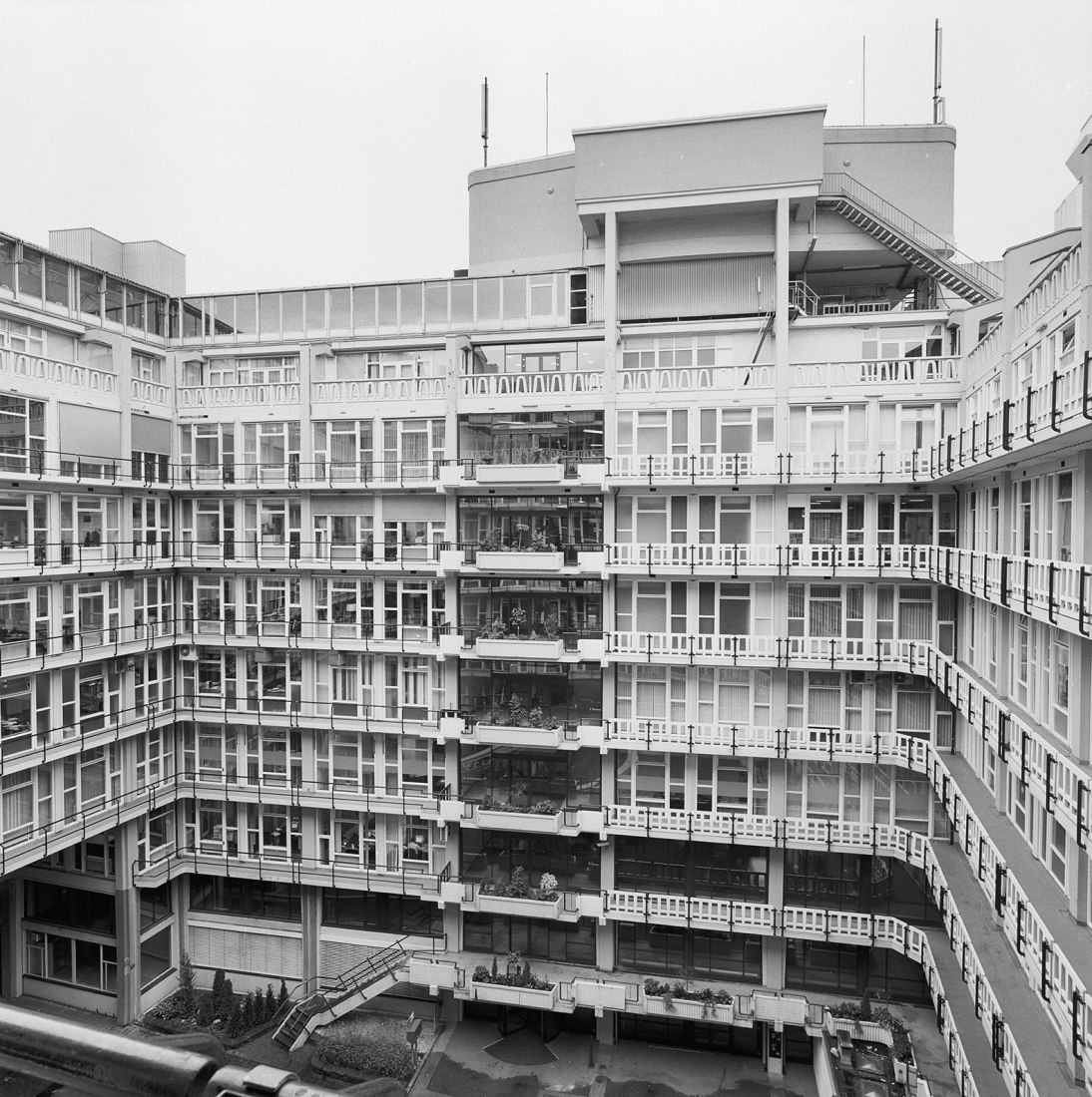 Postwar reconstruction icon. Groot Handelsgebouw by Huig Maaskant and ...