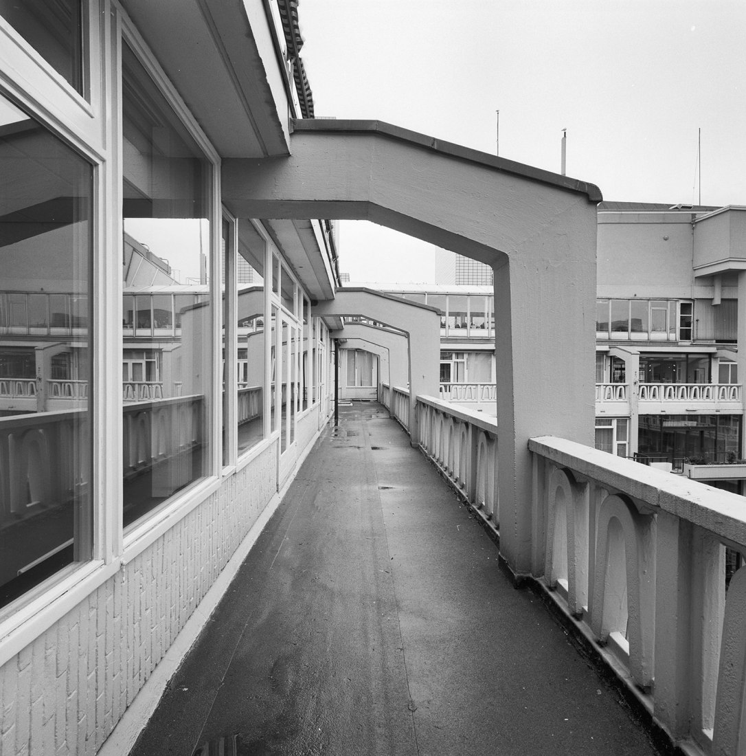 Postwar reconstruction icon. Groot Handelsgebouw by Huig Maaskant and ...