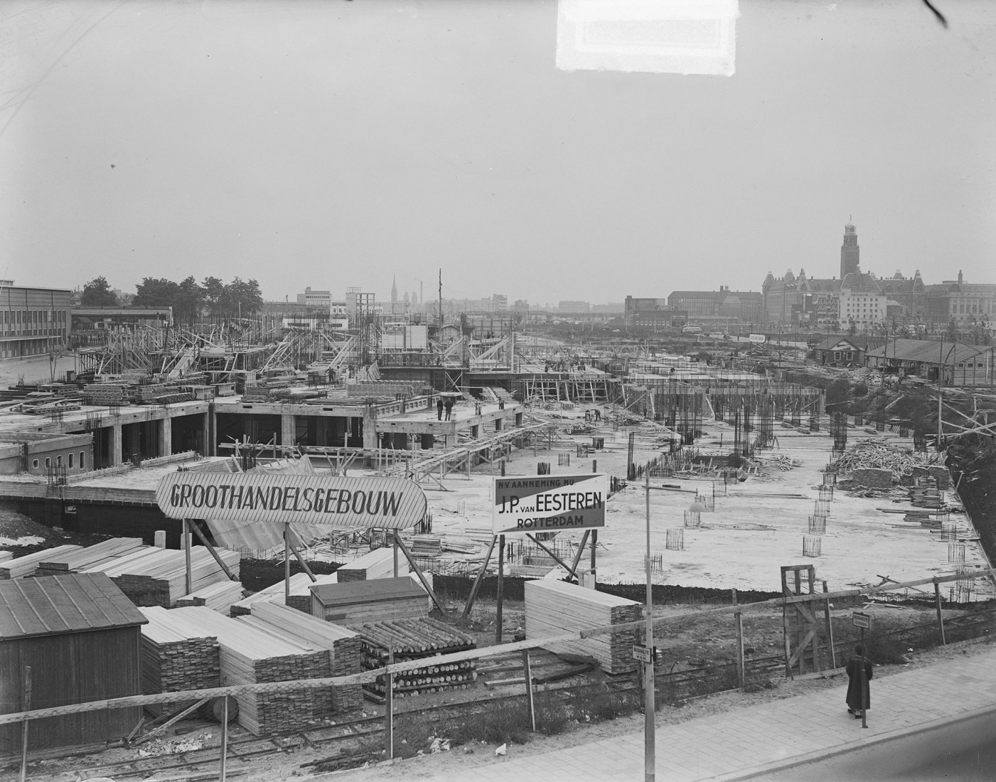 Postwar reconstruction icon. Groot Handelsgebouw by Huig Maaskant and ...