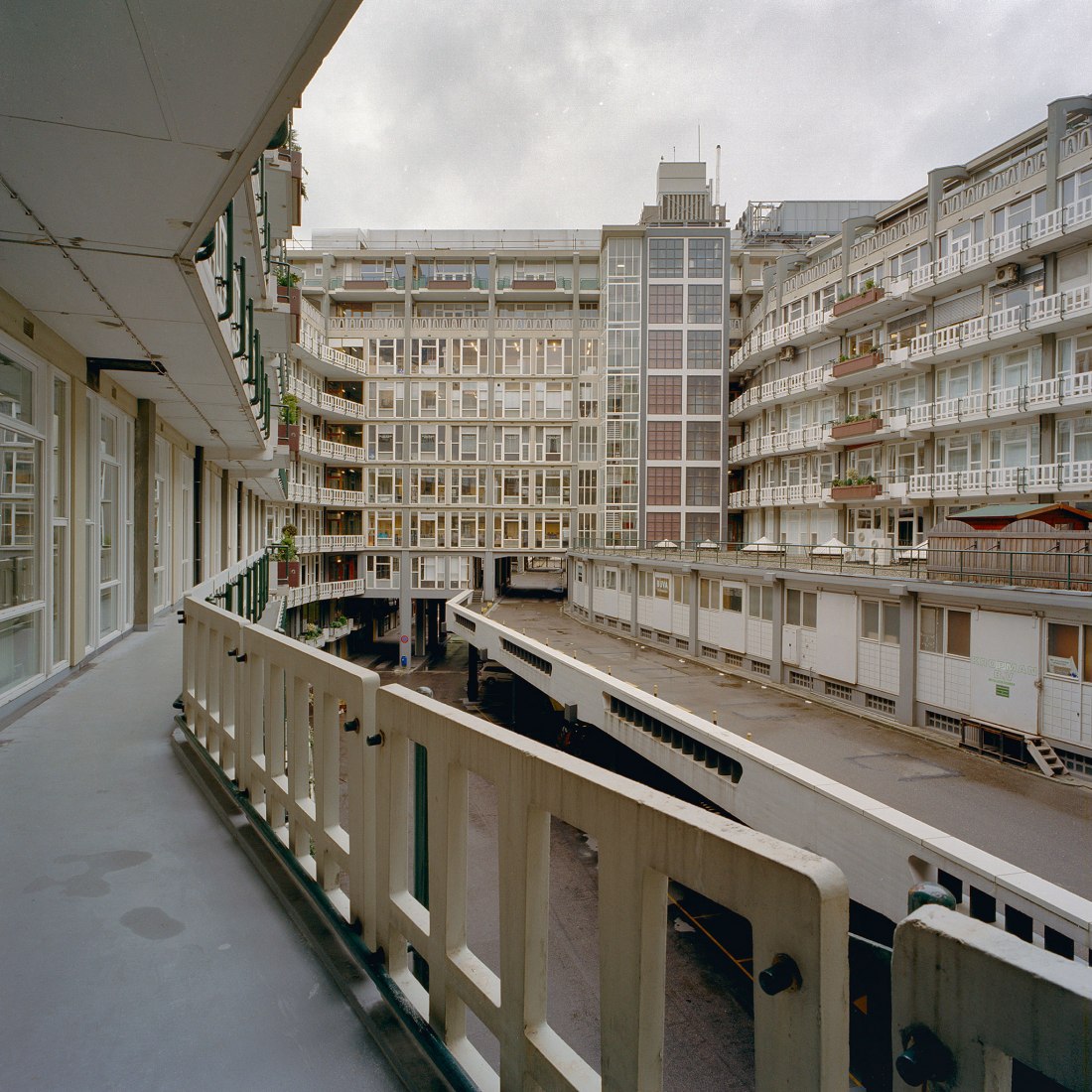 Postwar reconstruction icon. Groot Handelsgebouw by Huig Maaskant and ...