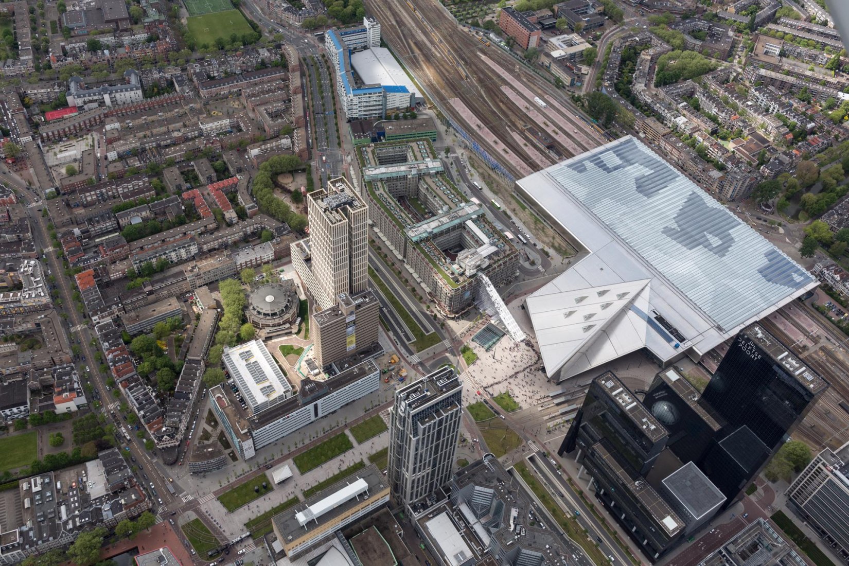 Postwar reconstruction icon. Groot Handelsgebouw by Huig Maaskant and ...