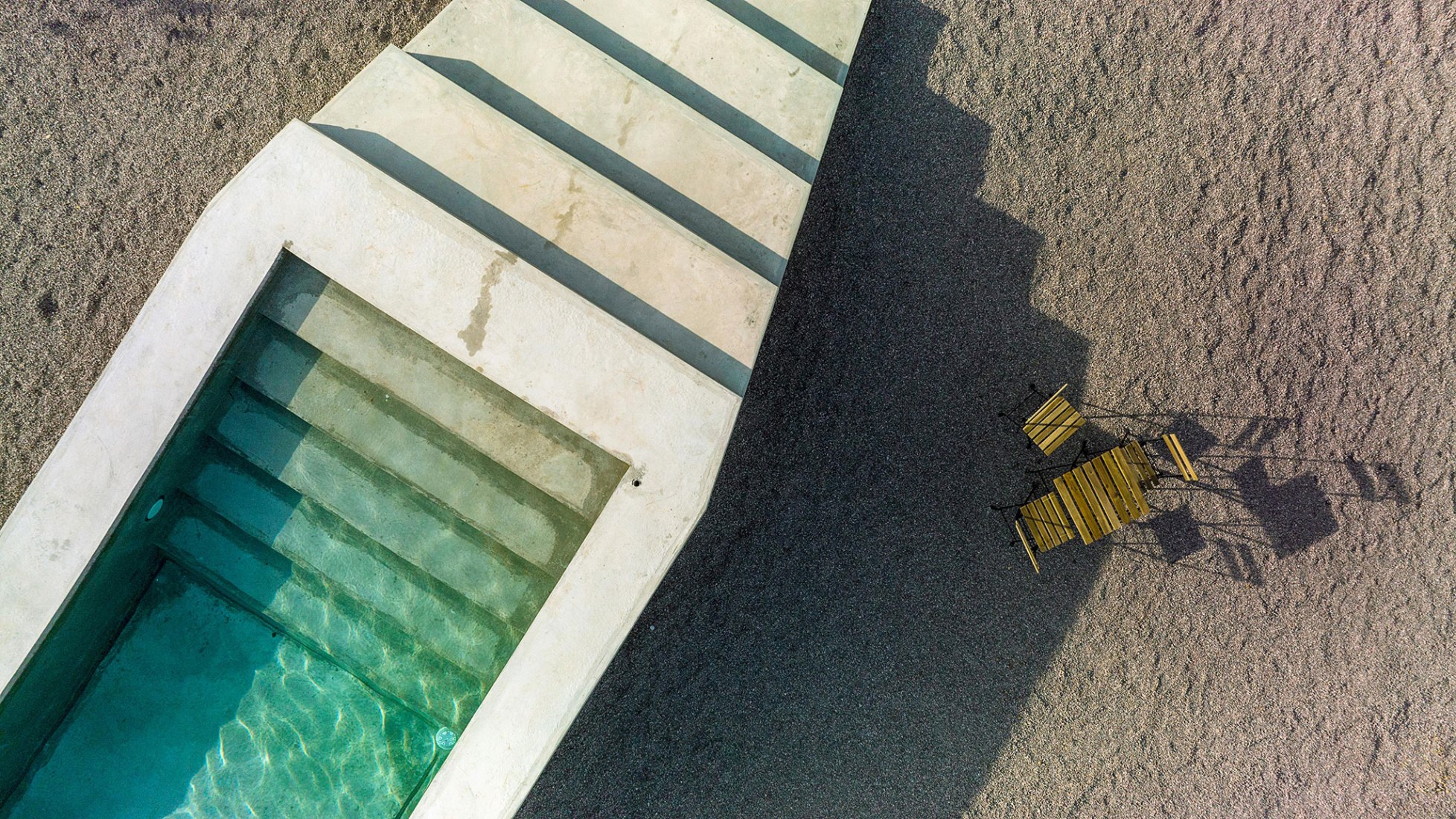 An oasis of privacy. Casa Santos by María Gómez, Héctor Coss and ...
