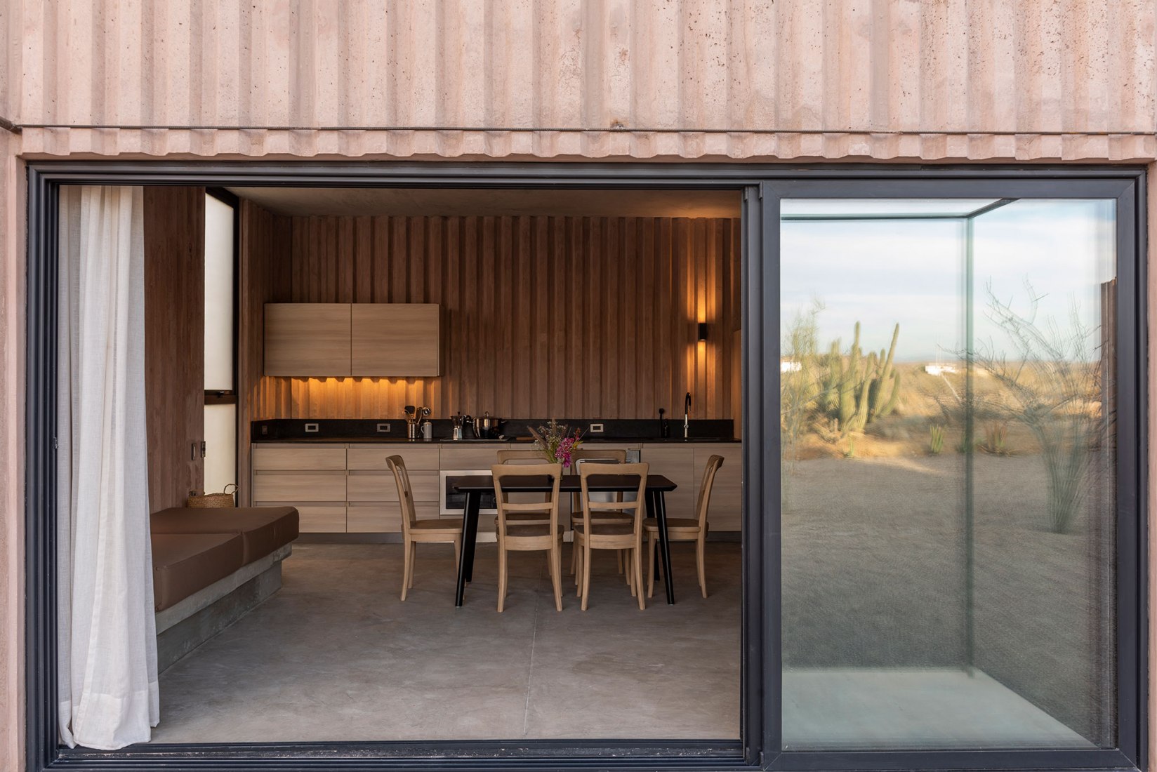 An oasis of privacy. Casa Santos by María Gómez, Héctor Coss and ...